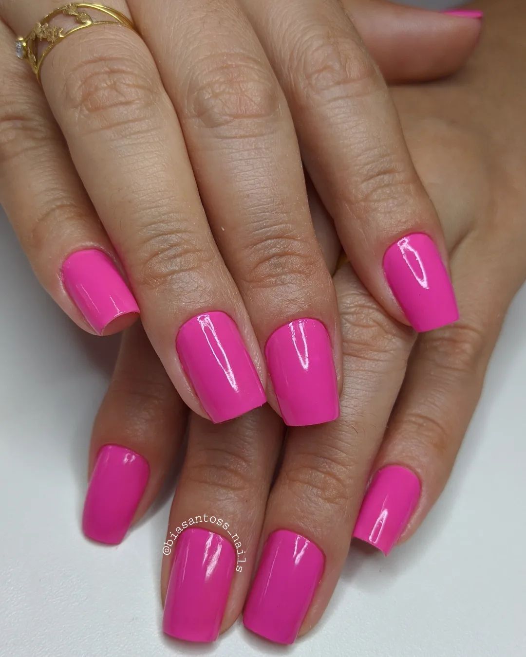 Unhas rosa pink: 12 opções para você arrasar - Seu Guia da Beleza